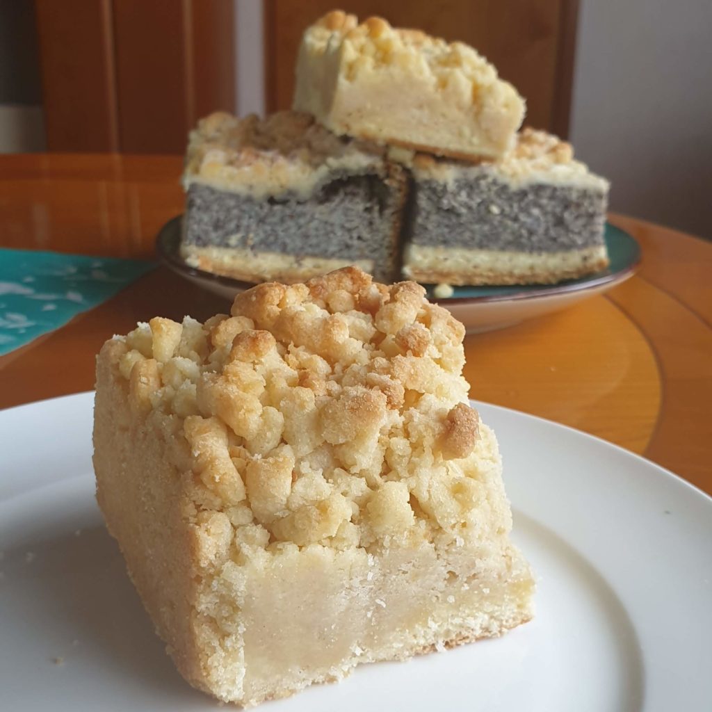 Mohnkuchen Mit Hefeteig Und Streusel